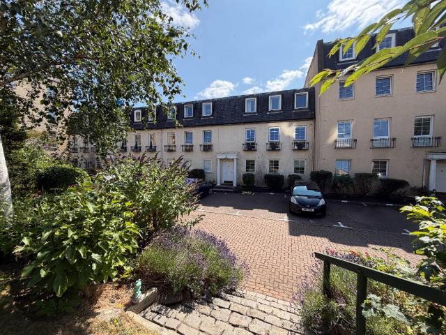apartment in 59 James Square, Dalry, Edinburgh, EH11 2AT