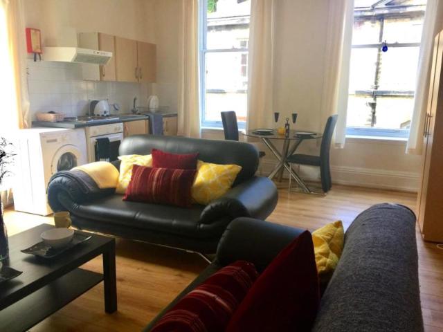 apartment in 5 Ridgeway House, LS6 2DZ
