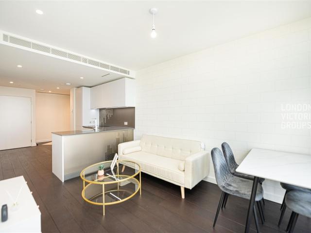 apartment in 67 Bondway, London