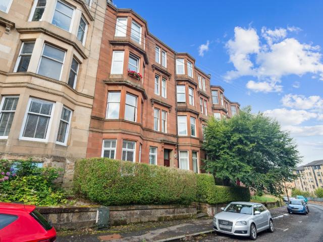 apartment in 69 Oban Drive, Flat 2 1, North Kelvinside, G20 6AE