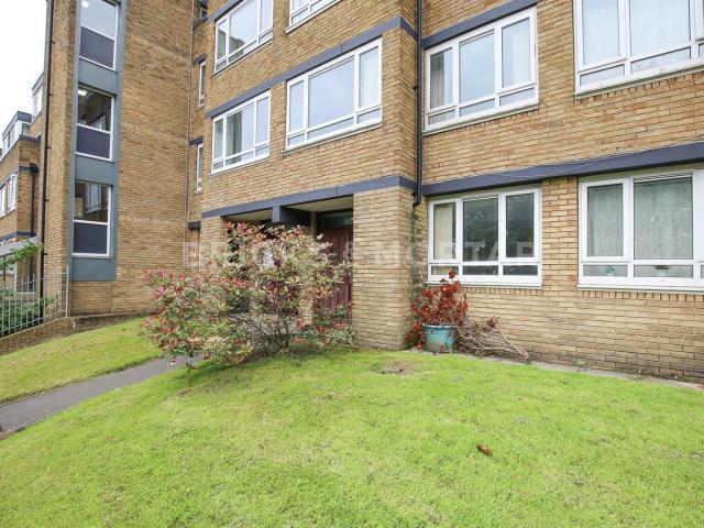 apartment in Cottingwood Court, City Centre, Newcastle Upon Tyne