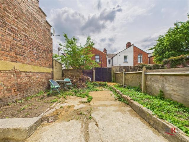 apartment in Cobbold Road, London, NW10 9SX