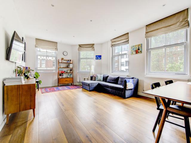 apartment in Coleherne Road