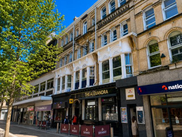 apartment in Commercial Street
