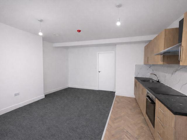 apartment in Commercial Street