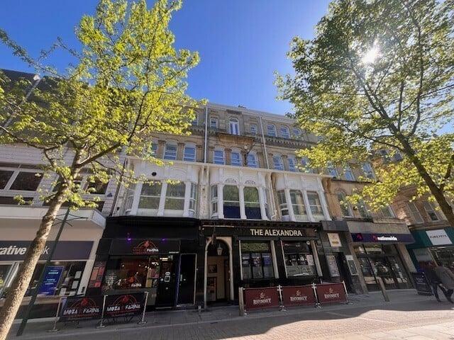 apartment in Commercial Street