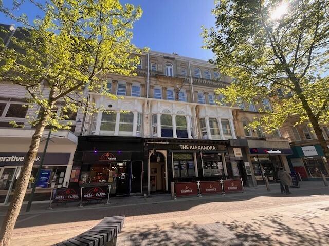 apartment in Commercial Street
