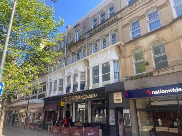 apartment in Commercial Street