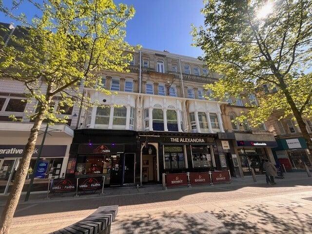 apartment in Commercial Street