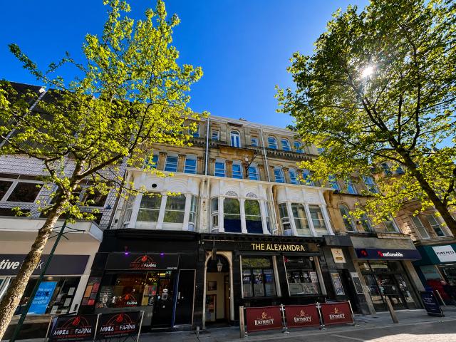 apartment in Commercial Street