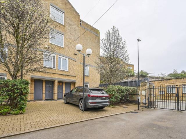 apartment in Conant Mews