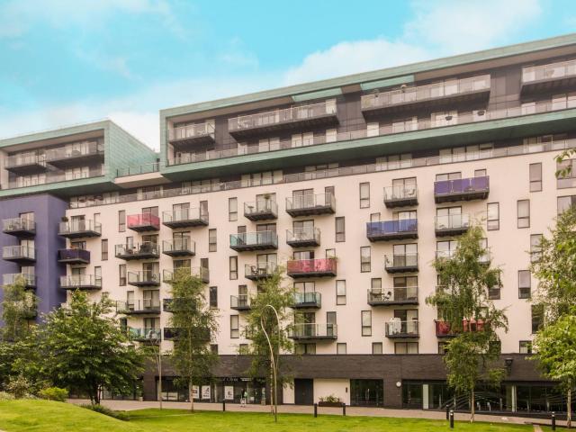 apartment in Conington Road