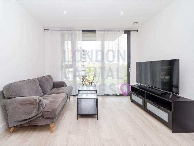 apartment in Coster Avenue, London