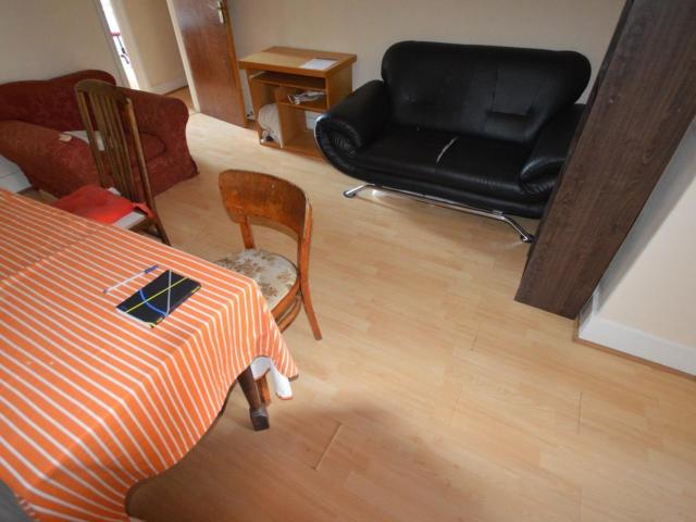 apartment in Caledonian Road, N1