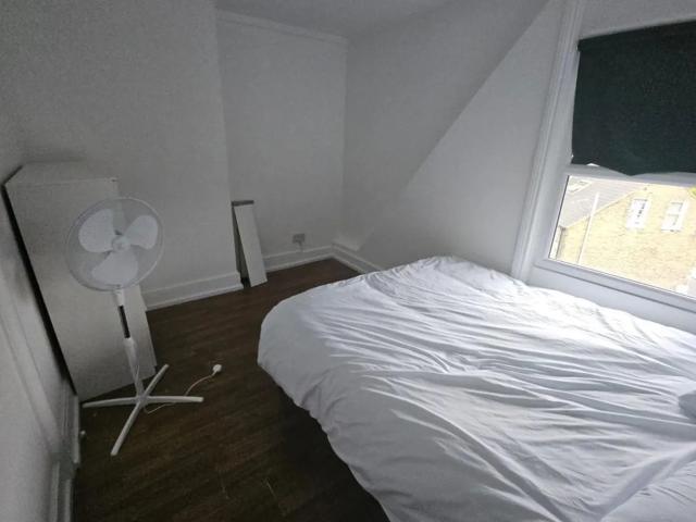 apartment in Caledonian Road, London