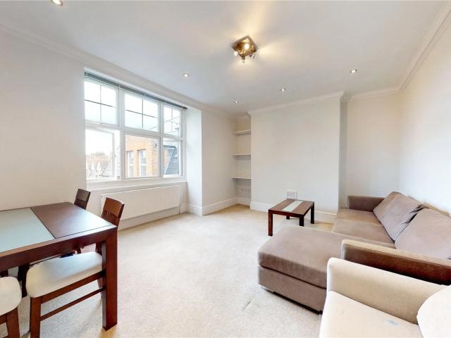 apartment in Callcott Road Kilburn, NW6