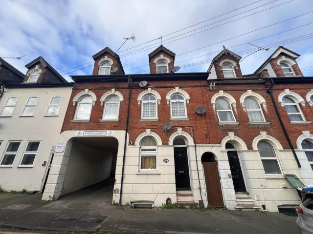 apartment in Cardigan Gardens, Cardigan Street, Luton