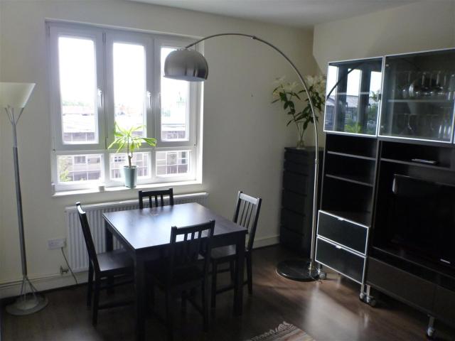 apartment in Caroline House, Queen Caroline Street, Hammersmith, London