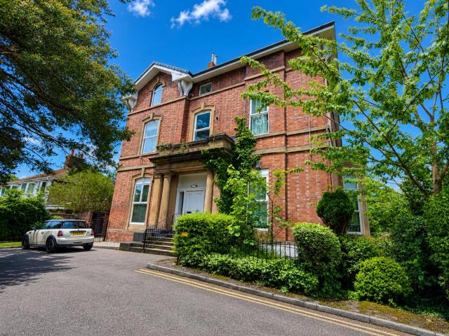 apartment in Caroline Place, Prenton
