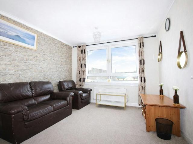 apartment in Carnegie Court Newington, Edinburgh, EH8