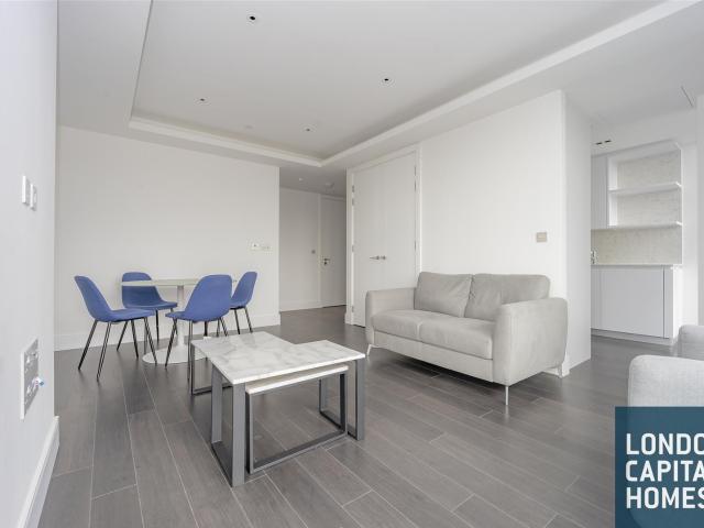 apartment in Carrara Tower, 1 Bollinder Place, London
