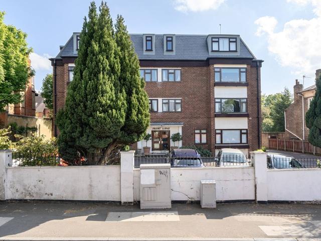 apartment in Castlebar Road