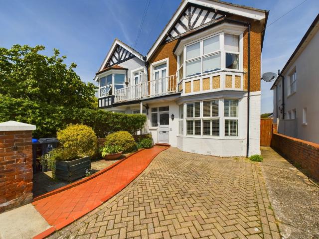 apartment in Church Walk, Worthing, BN11 2LT