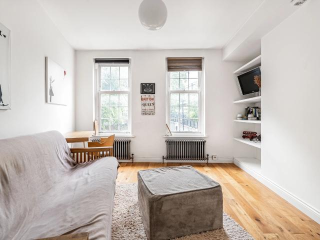apartment in Churchway, London, NW1