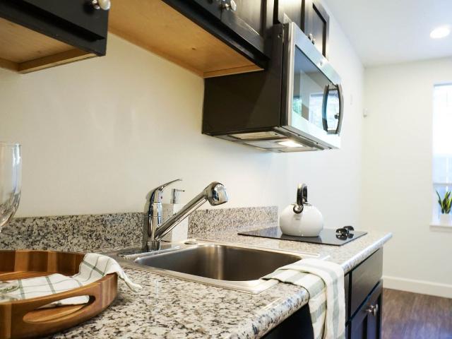 Apartment in Charming Inner Northeast Portland Neighborhood! 1 Bedroom Apartment for Rent at 3724 N Vancouver Ave, Portland, OR 97227 Boise