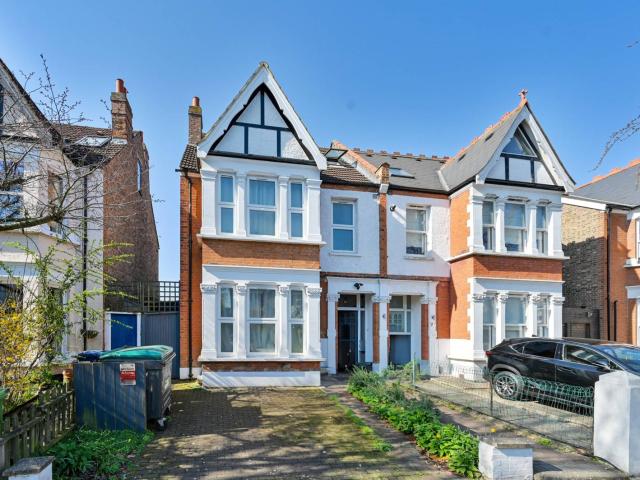apartment in Chatsworth Gardens