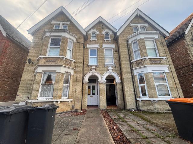 apartment in Chaucer Road, MK40