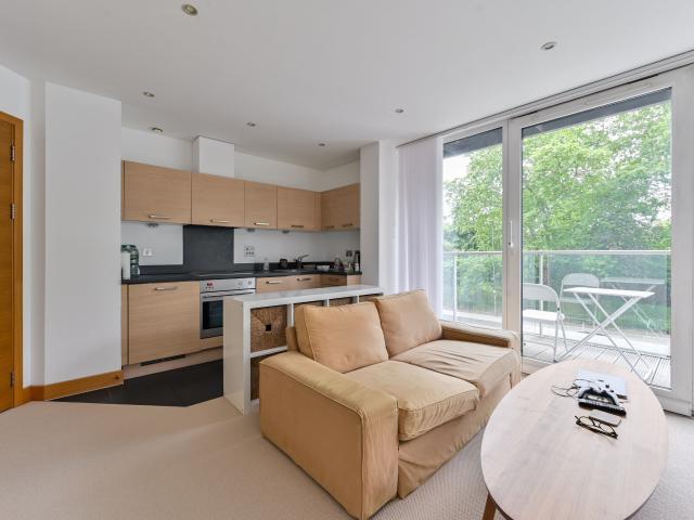 apartment in Chelsea Bridge Wharf, SW11