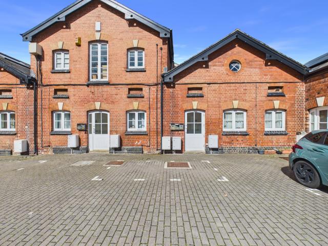 apartment in Chelsea Court, Gloucester, GL1