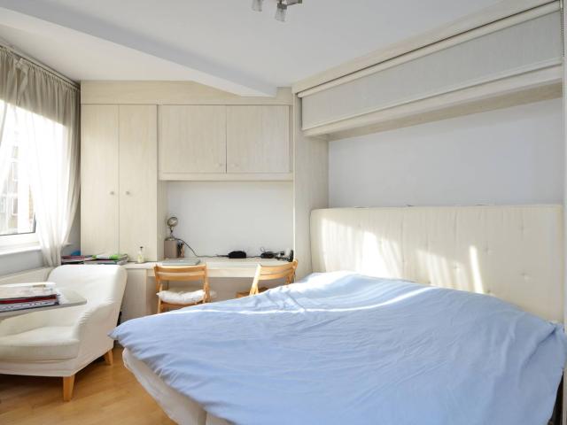 apartment in Chelsea Cloisters