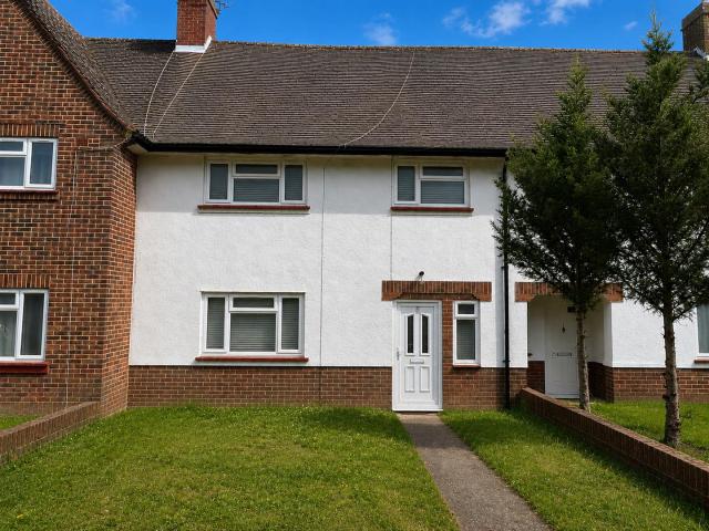 Apartment In Chertsey Road, Feltham Tw13