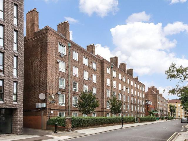 apartment in Chilam House, London, SE1