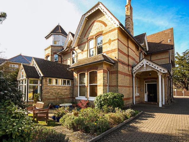 apartment in Chinewood Manor, 32 Manor Road, Bournemouth, BH1 3EZ