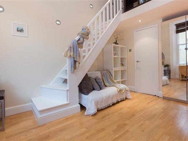 apartment in Clanricarde Gardens, W2