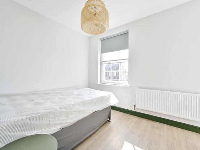 apartment in Clapham High Street