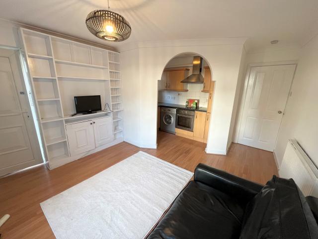 apartment in Claude Road, Cardiff