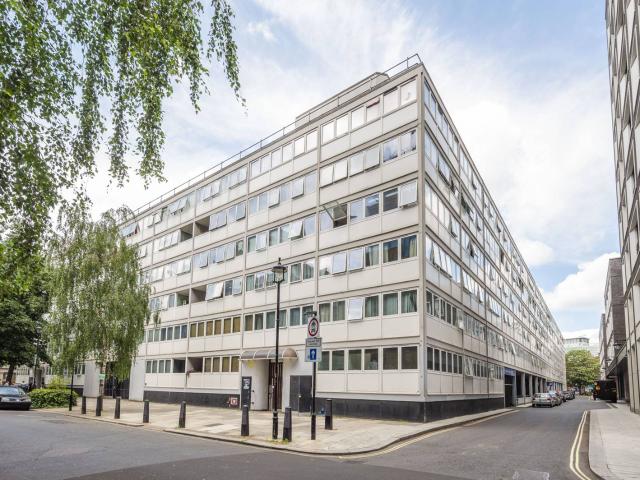 apartment in Clipstone Street
