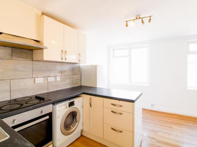 apartment in Clovelly Road, Southampton