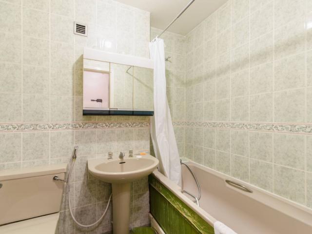 apartment in Cromwell Road