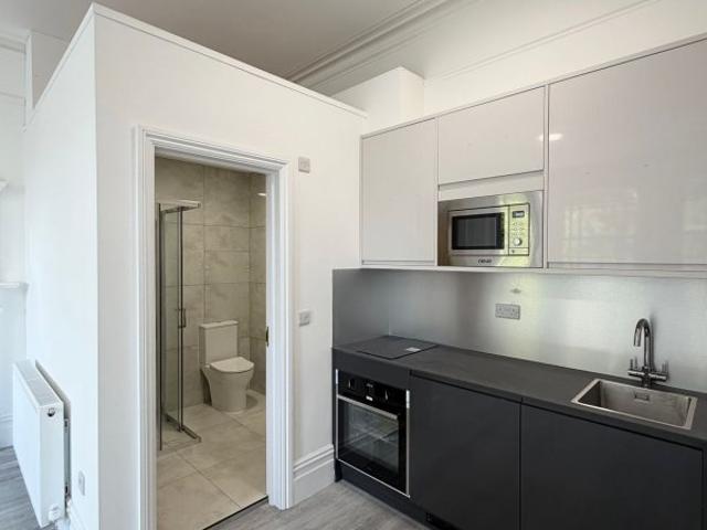 apartment in Cromwell Road, Hove