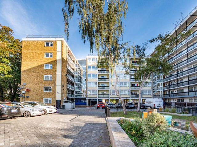 apartment in Crownstone Road