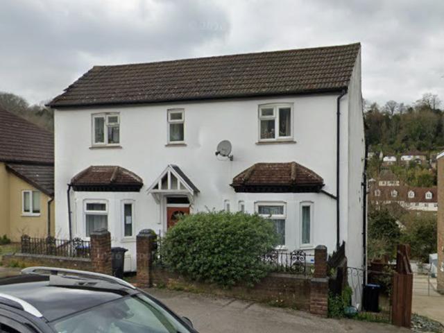apartment in Croydon Road, Caterham, CR3 6