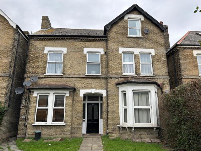 Apartment In Croydon Road, London Se20