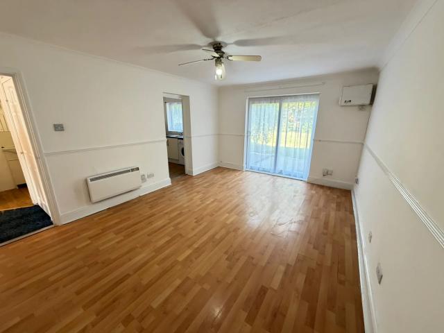 apartment in Cuffley Court Hemel Hempstead HP2