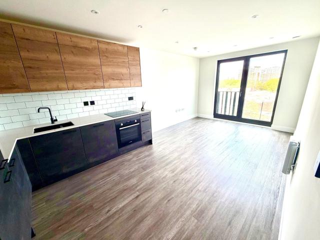 apartment in Curzon Wharf Glasswater Locks