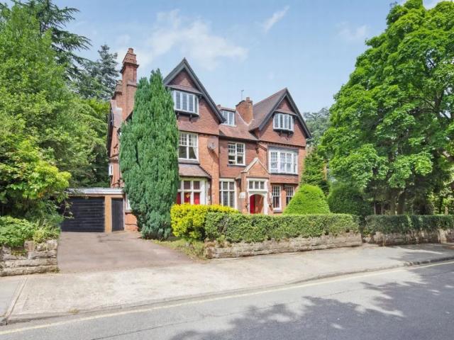 apartment in Amesbury Road, Moseley B13 8LD